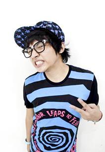 Pingin tahu biografi personil smash? ~ Gudang Pertanyaan