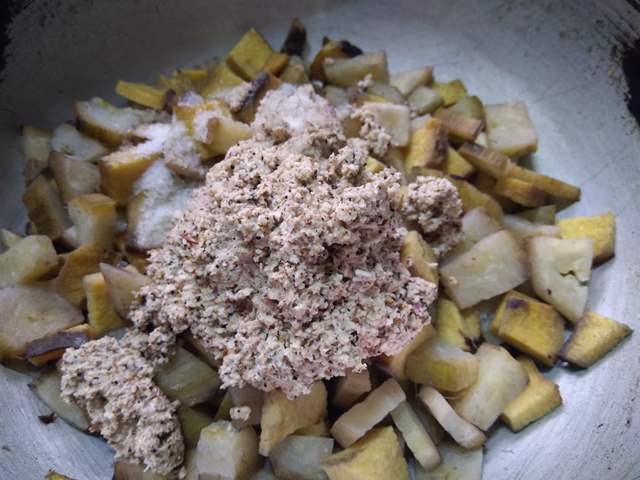 Plantain and Yam Eriseri - Vazhaikkai SenaiKizhangu Eriseri