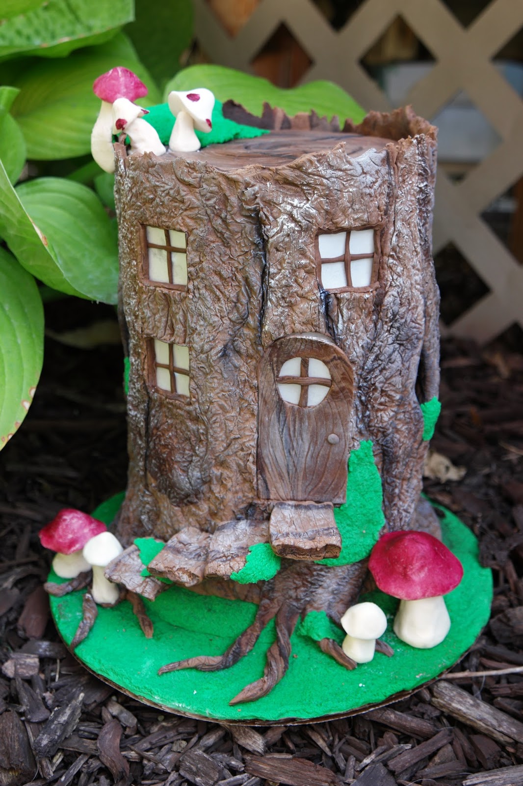 padicakes: Woodland Fairy Tree Stump Cake with Lit Windows