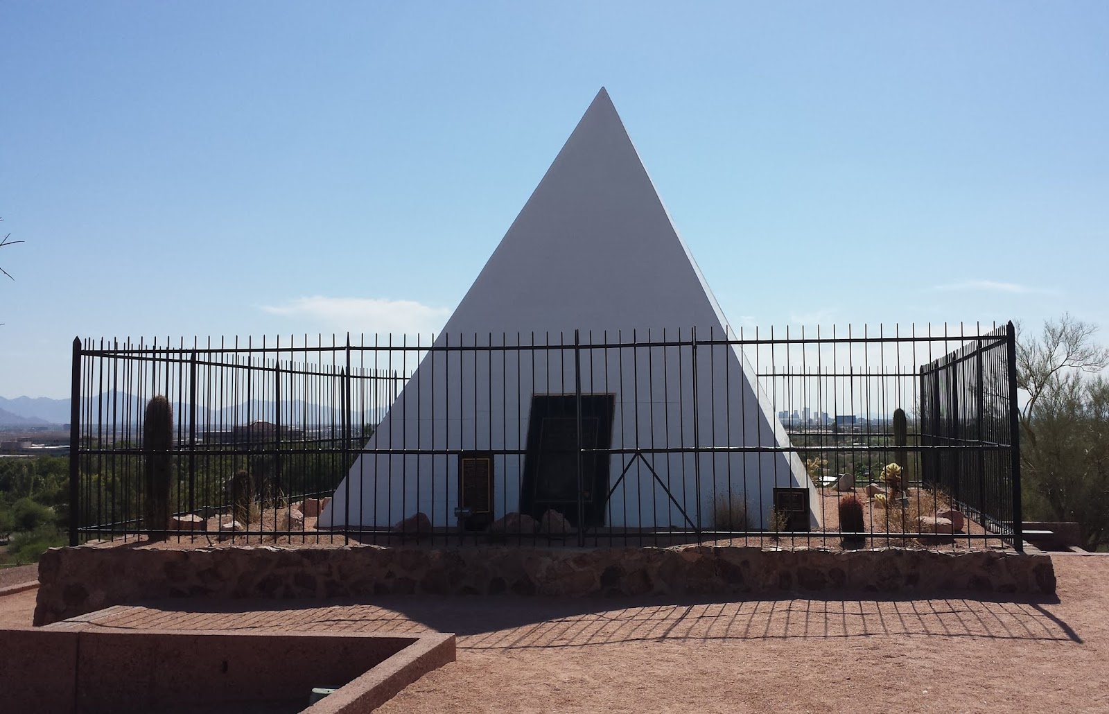 Six Feet Under Hollywood: Arizona Governor's Pyramid Tomb