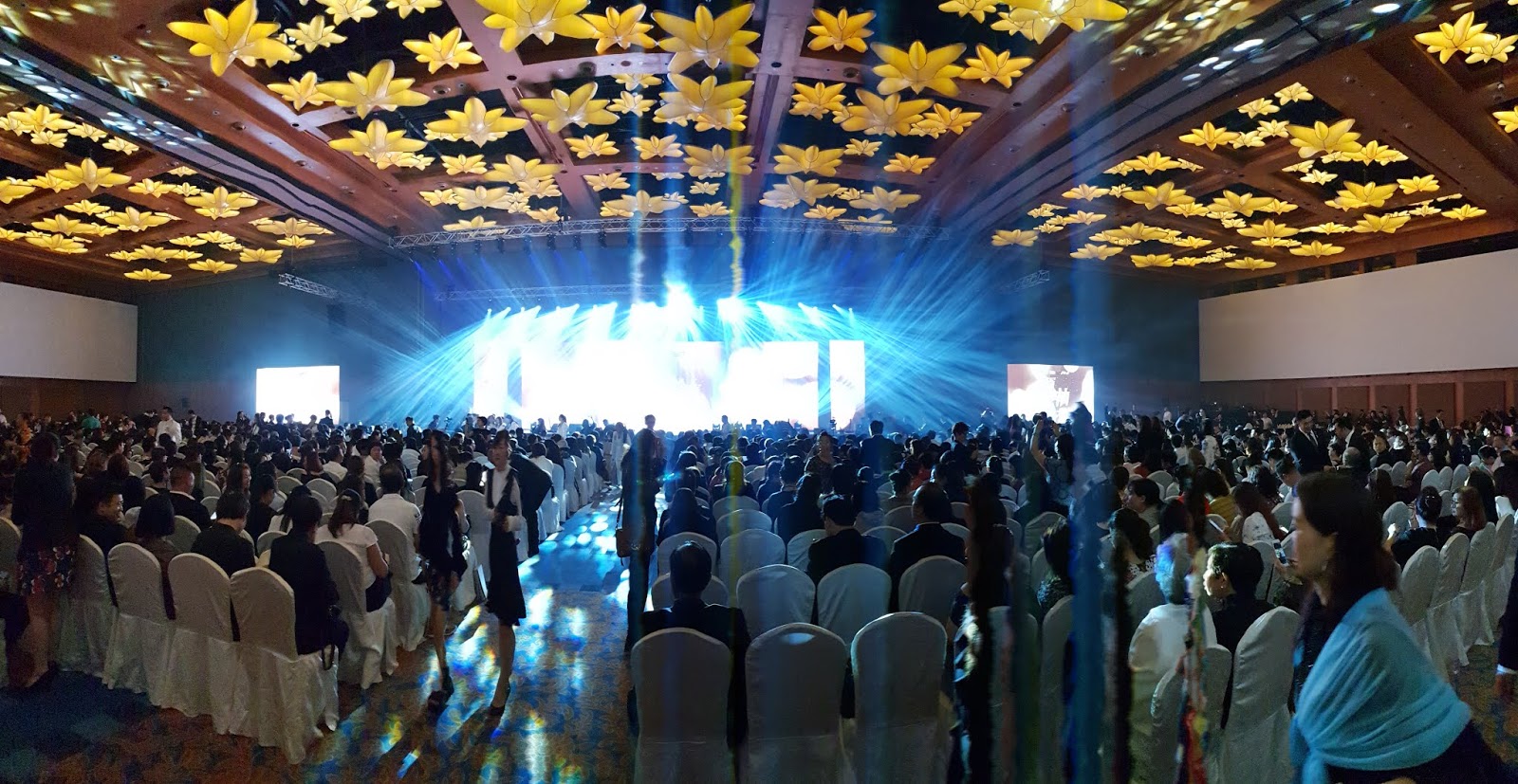 2018年RIWAY37终极表扬大会“见证事业的奇迹7” – Emcee Richard Style