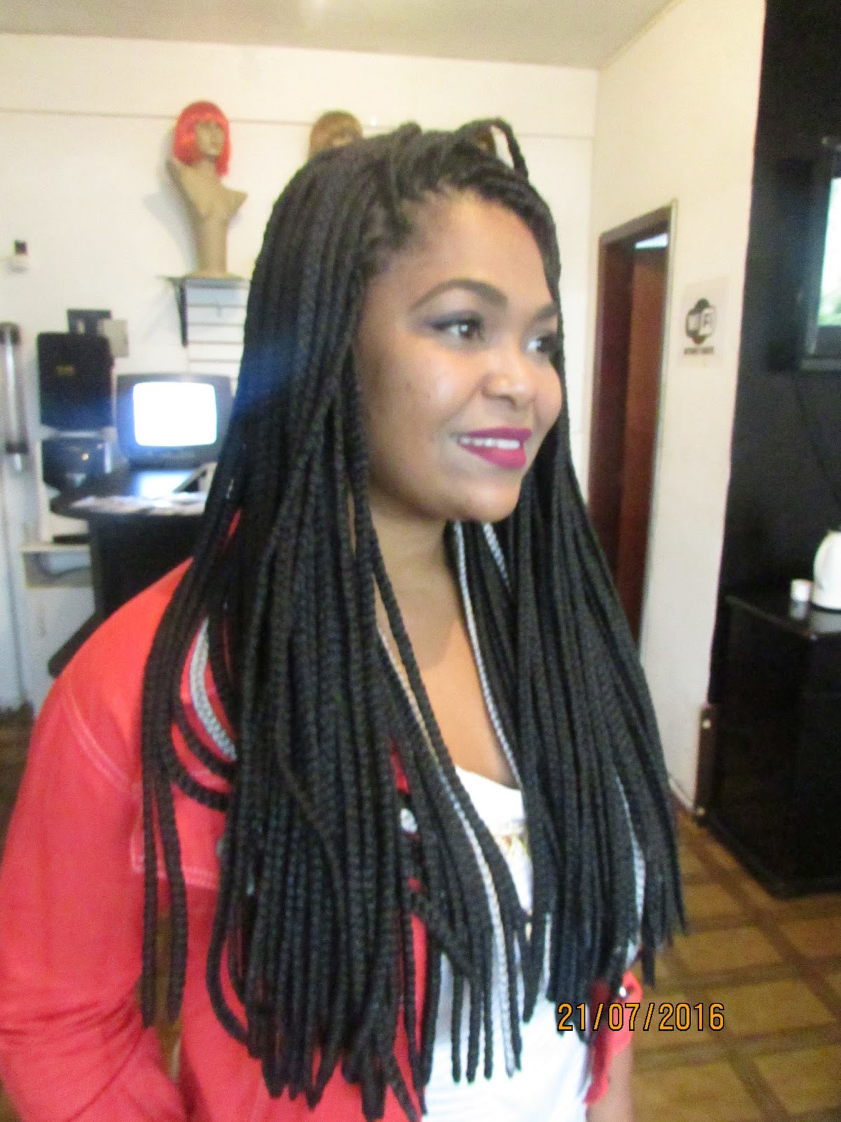 ROSENI MUDE SEU VISUAL: Tranças rastafari com Linha