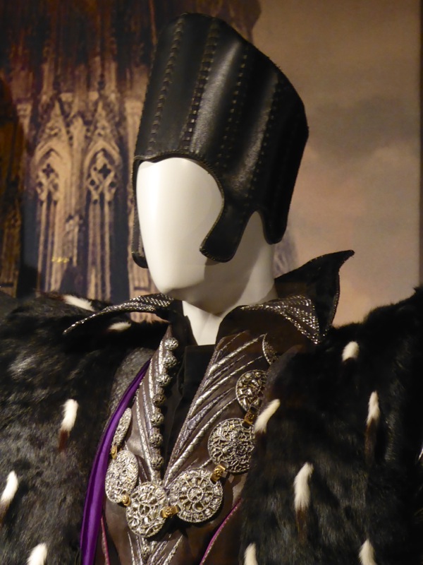 Hollywood Movie Costumes and Props: Sacha Baron Cohen's Time costume ...