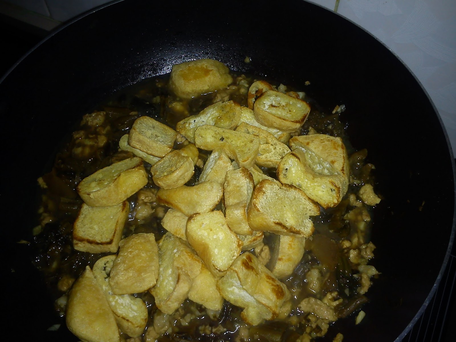 Cooking Pleasure: BRAISED TAUPOK WITH MEI CAI