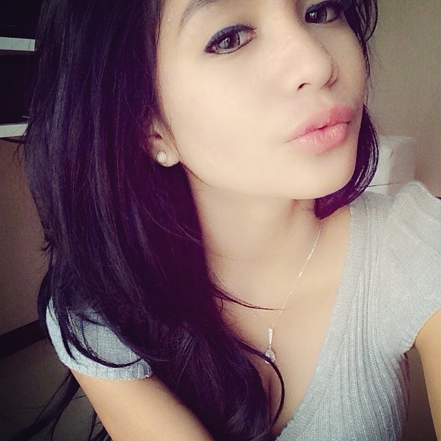 BIBIE JULIUS FOTO CANTIK DAN SEKSI KOLEKSI TERBARU - ZONA ARTIS LAGI