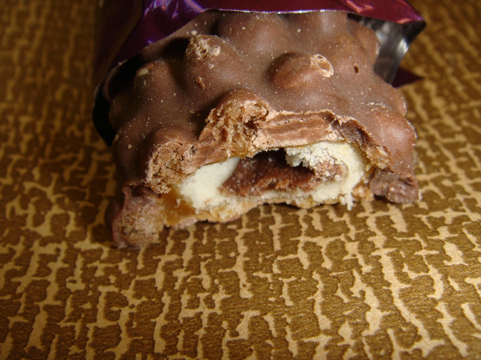 Supersupergirl's Food Reviews: Choco Mucho caramel wafer roll milk ...