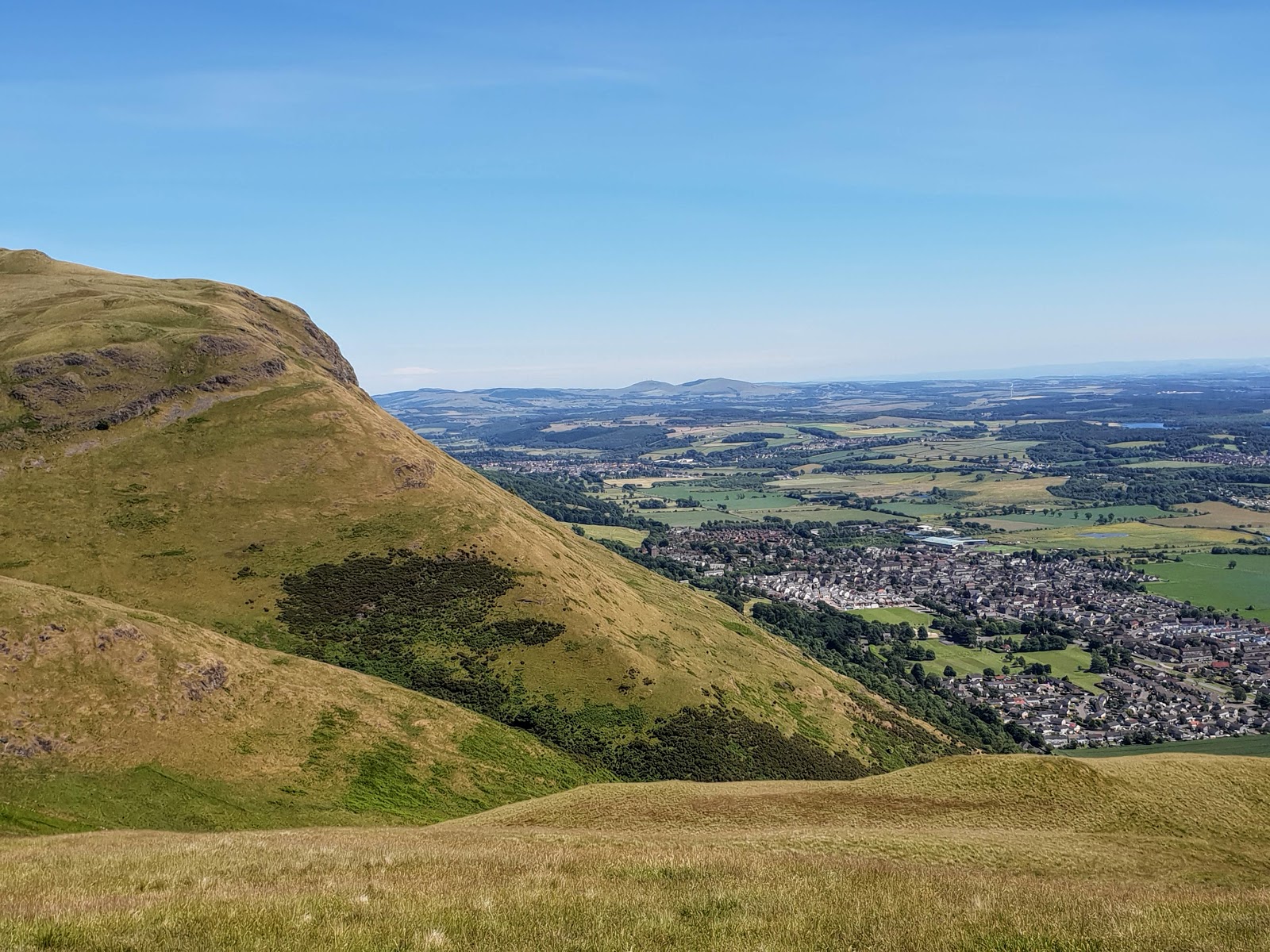 Neil's Hillwalking Exploits: Back to the Ochils- Myreton Hill