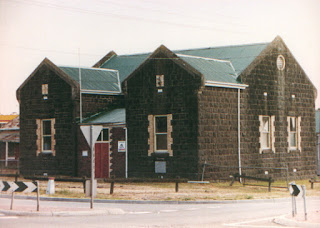 Yarra Plenty Library Local History : These walls speak volumes - Book ...