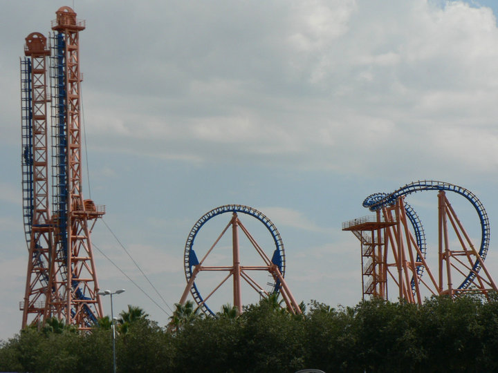Rubik coasters: Stunt Fall: Emoción e Intensidad, a 105 km/h