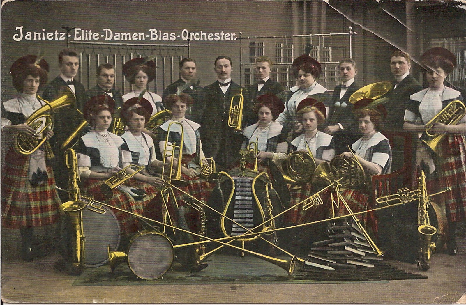 TempoSenzaTempo: Postcards of German Ladies Orchestras
