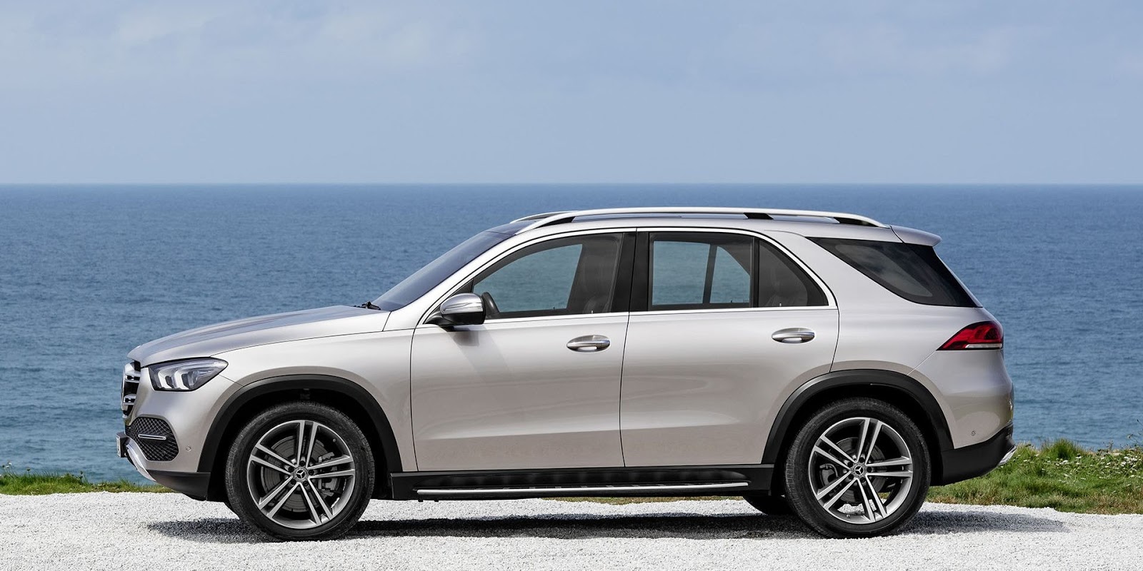 [update video]Novo Mercedes GLE apresentado | Quatro rodas e um volante!