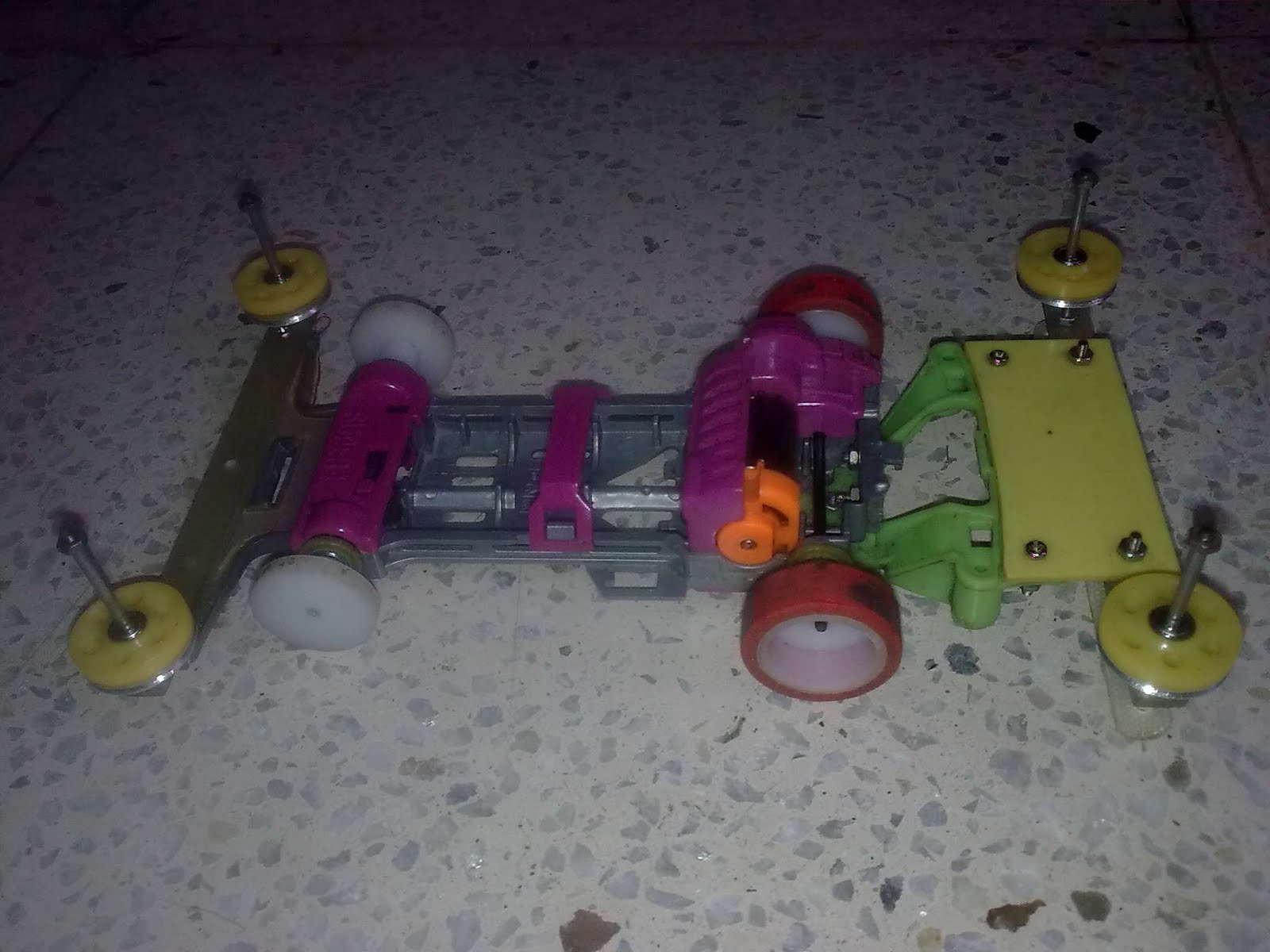 main mobil tamiya: mainan mobil tamiya