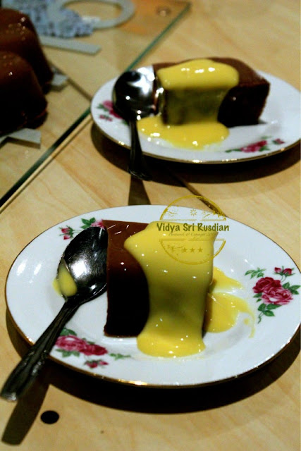 Widya Sri Rusdianti's Kitchen: PUDDING WITH CUSTARD KFC STYLE (PUDING ...