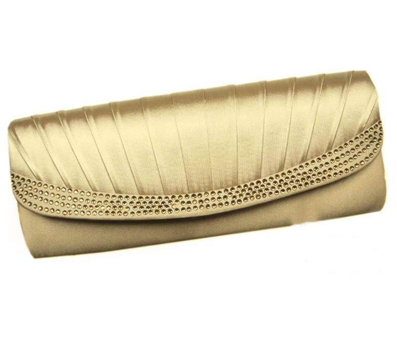 “Simplicity is the keynote of all true elegance.” : Fancy Clutches