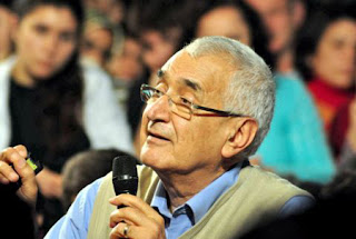 Asansörde selam vermeyenlere Doğan Cüceloğlu yöntemiyle möööleyeceğim ...