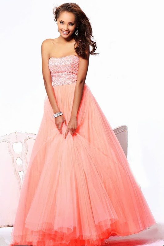 Magic Prom Party: How to Get A Classic Prom Dress