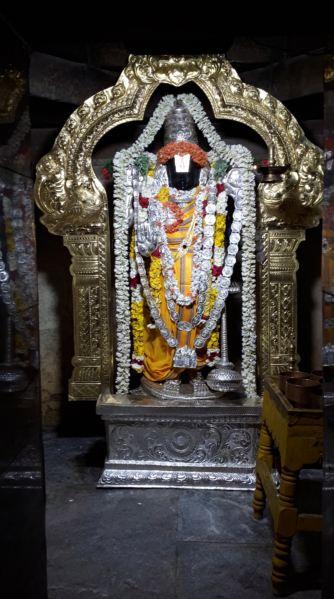 Tamilnadu Tourism: Karivaradharaja Perumal Temple, Kalavai, Vellore