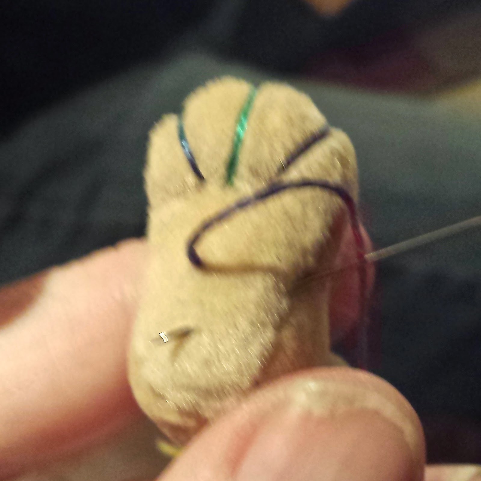 Mwmyn's Makes: Needle sculpting paws part 2 - feet.