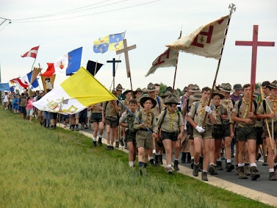 Boys in short shorts: Fit young men