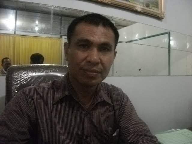 MOH YAHYA MUSTAFA: Prof.Dr.H.Baso Amang, SE,M.Si: Mewarisi dan Melanjutkan Profesi Orang Tua