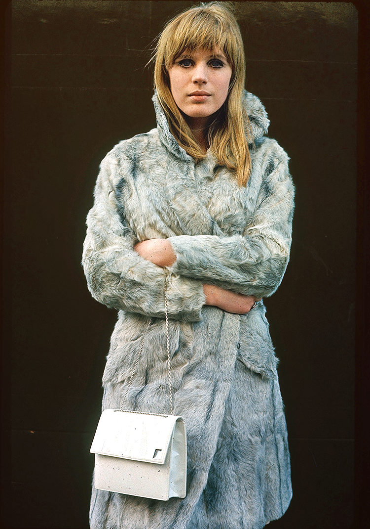 40 Beautiful Color Photos of Marianne Faithfull in the 1960s ~ Vintage ...
