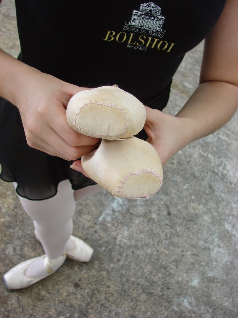Mundo Bailarinístico - Blog de Ballet: Pés e sapatilhas de pontas