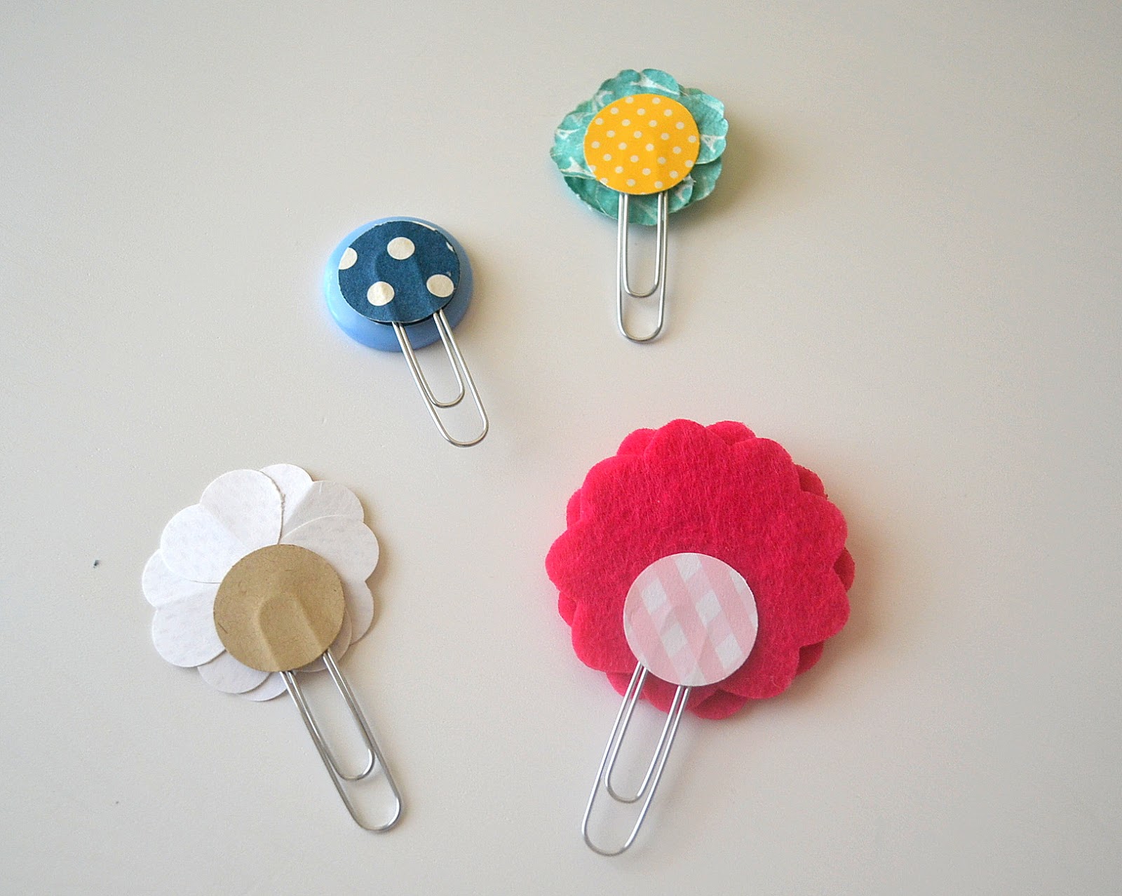 Yarisi and Co The Blog: DIY "Paper Clips"