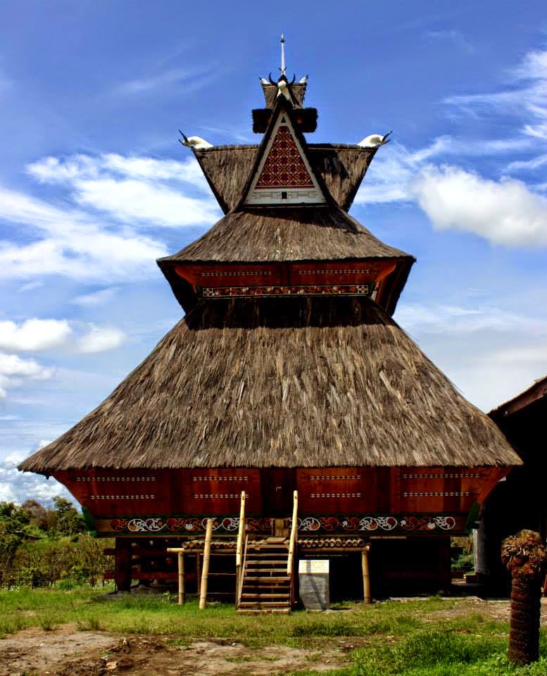 Jambur Merga Silima: TEORI DEKONSTRUKSI [ Rumah Adat Karo ]