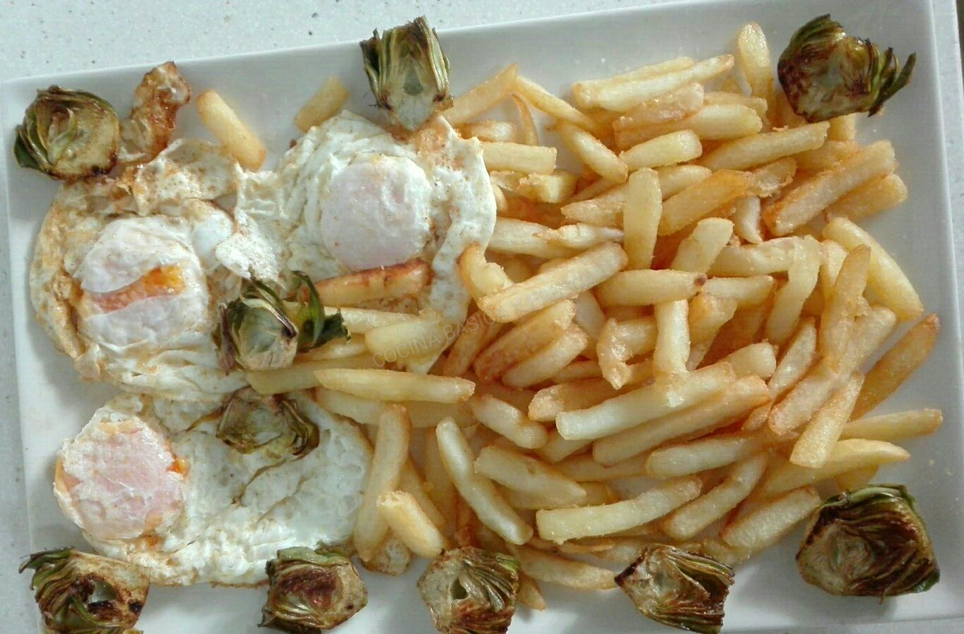 Cocina Basica y Fresca: PATATAS FRITAS CON HUEVOS Y ALCACHOFAS CBF@