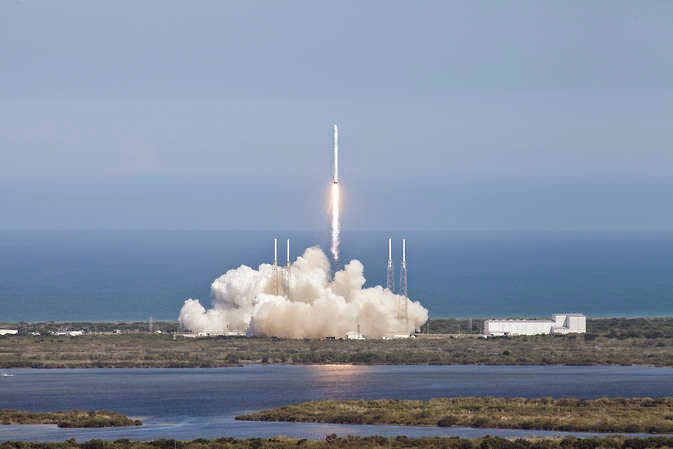 SpaceRubble: SpaceX launches Dragon Resupply Craft to ISS