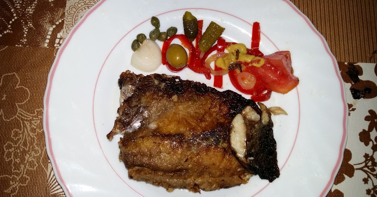 CHICHARRO (JUREL) FRITO ALIÑADO CON HORTALIZAS, ACEITUNAS, ALCAPARRAS Y ...