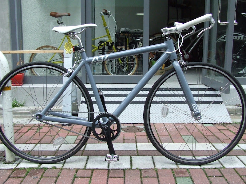avelo Bicycle shop | アヴェロ バイシクル ショップ 浦和: Alta Bikes - アルタ バイクス