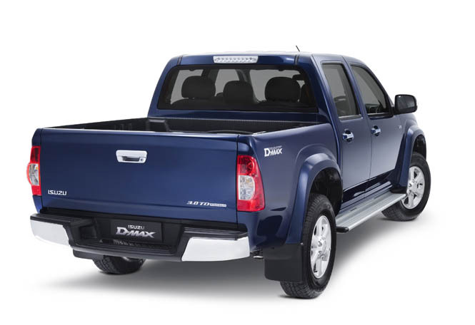 Contance: Isuzu D-Max Rodeo LS A/T mobil review