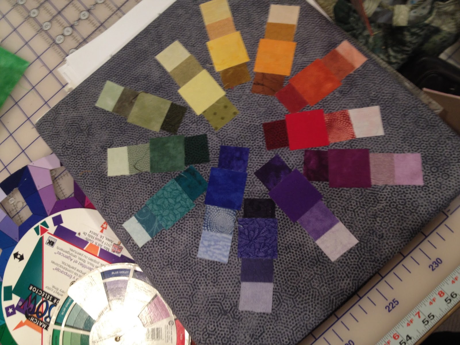 Modern Quilt Relish: Color Wheel Construction