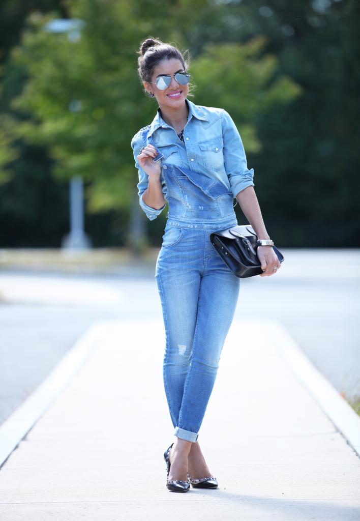 LOOKS DELUXE: Looks total denim