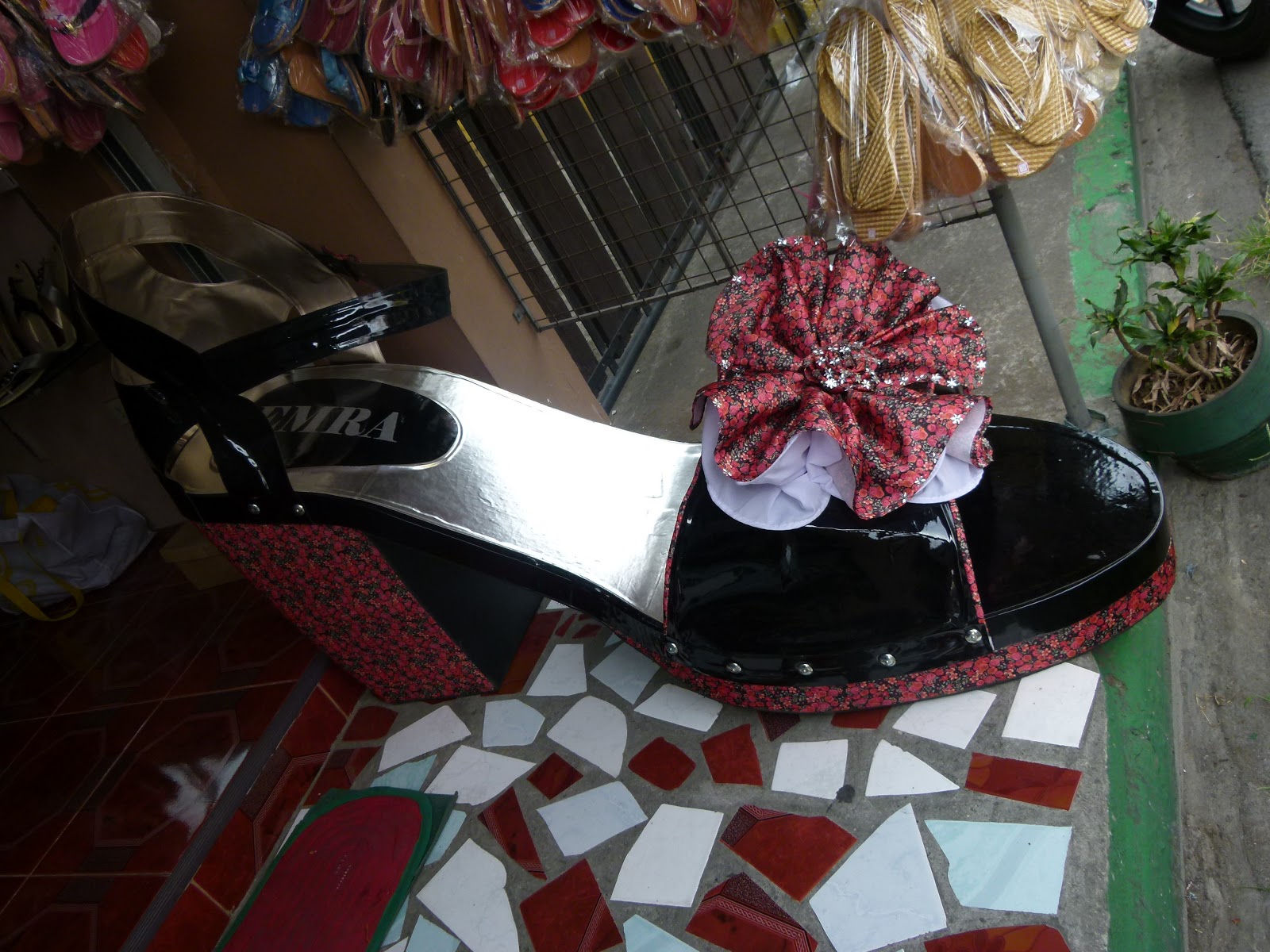 2013 TSINELAS FESTIVAL - Lakwatserong Tsinelas