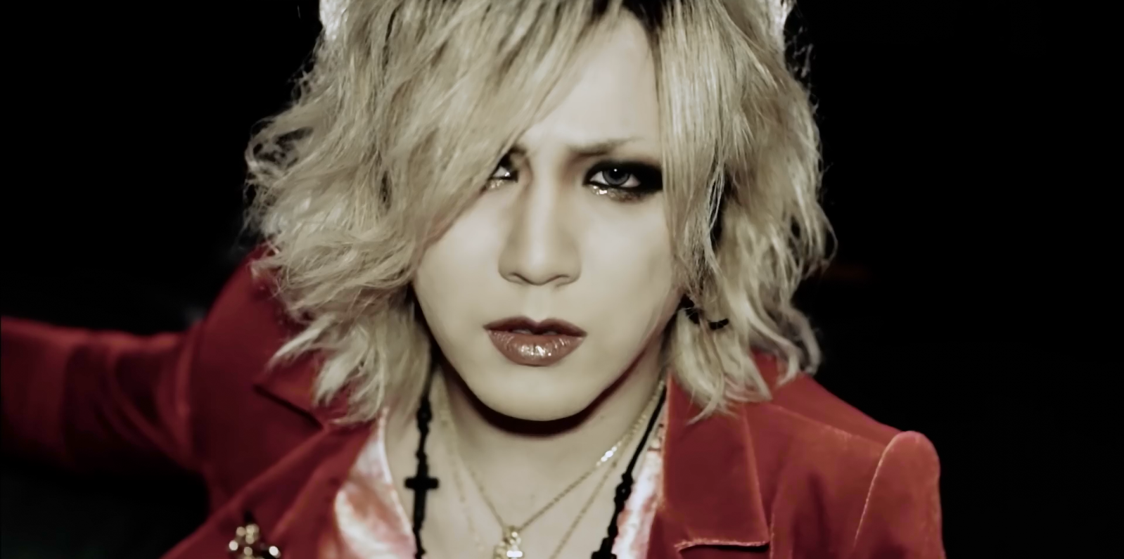 MV and PV Screenshots! ★: the GazettE - Inside Beast [Ruki Screenshots]