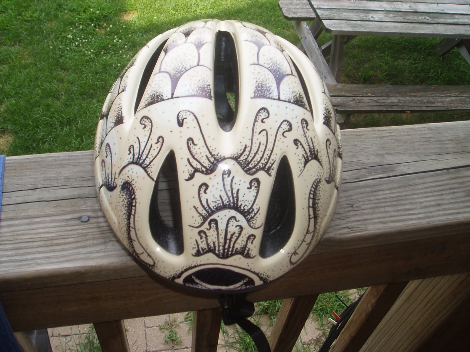 mamazilla: project restyle - bike helmet take 2
