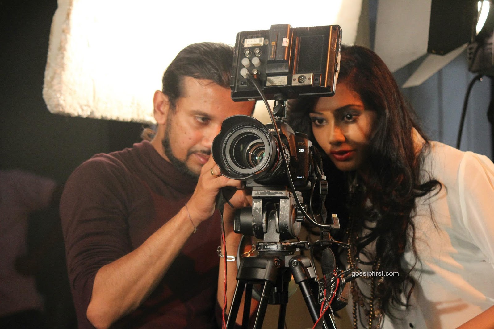 Gossip First Gallery: Yureni Noshika latest photo shoot