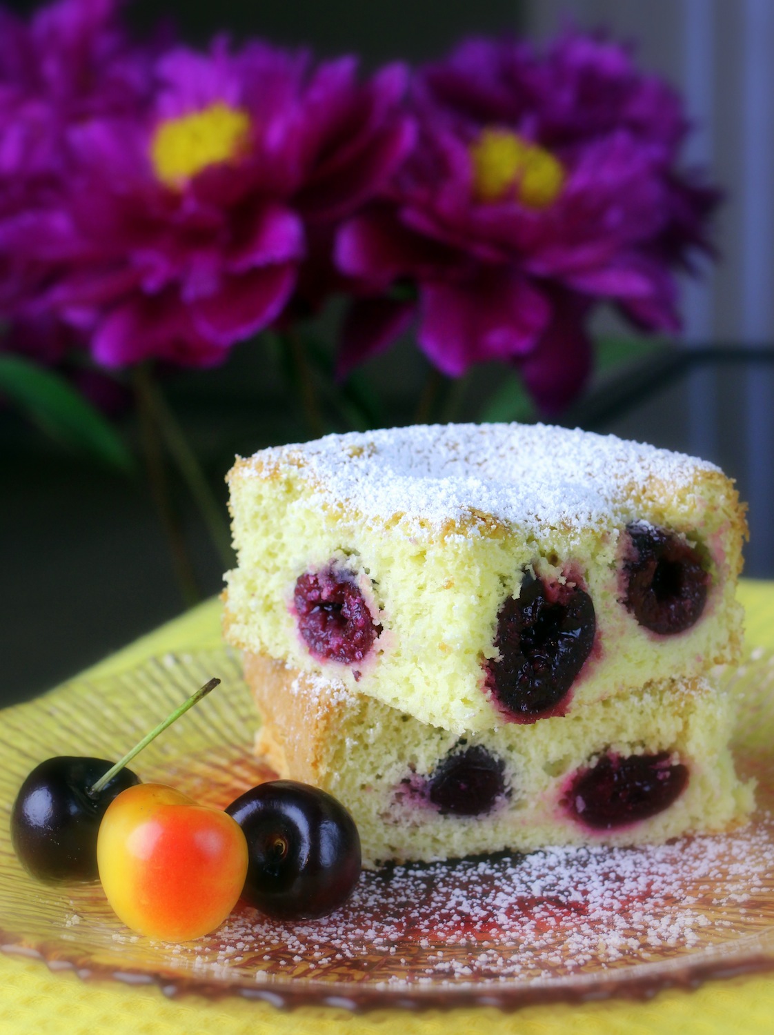 Artsy Bites: Fluffy Cherry Cake | Pandispan cu Cirese