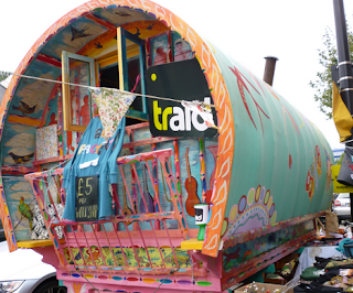 Liz Blair's Art, Design, and Fashion: Gypsy Caravan Decorating Style