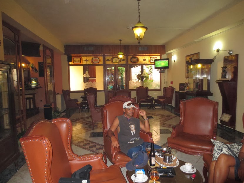 Cuban Cigars, Culture & Lifestyle: 5ta Y 16 LCDH & Carlos Robaina ...