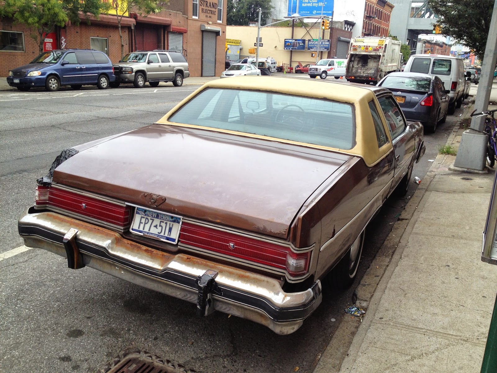 NYC Hoopties - Whips Rides Buckets Junkers and Clunkers: The Very ...