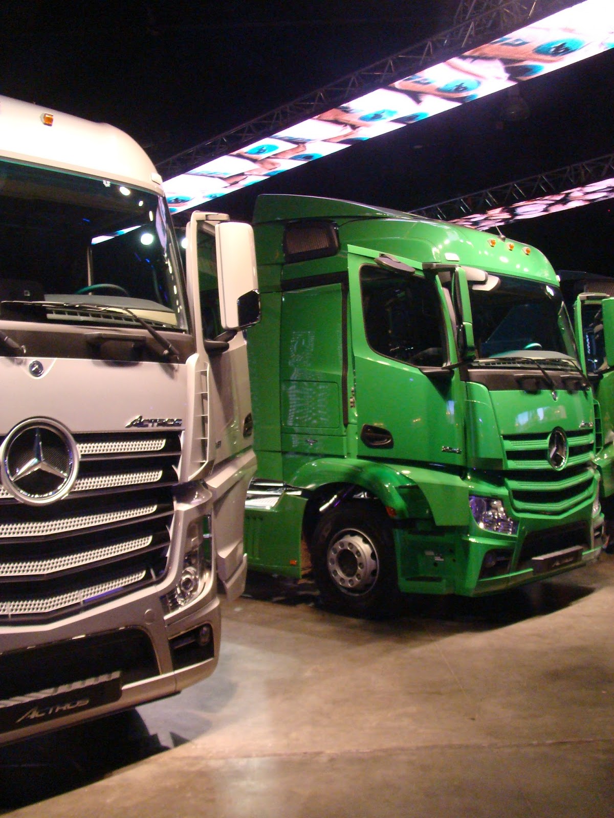 DIECIOCHO RUEDAS: NUEVOS ACTROS Y AROCS MP4…. YA ESTÁN EN ARGENTINA…