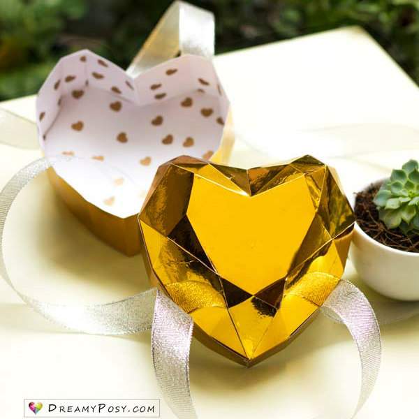 25+ Pretty Paper Crafts to Make for Valentine's Day