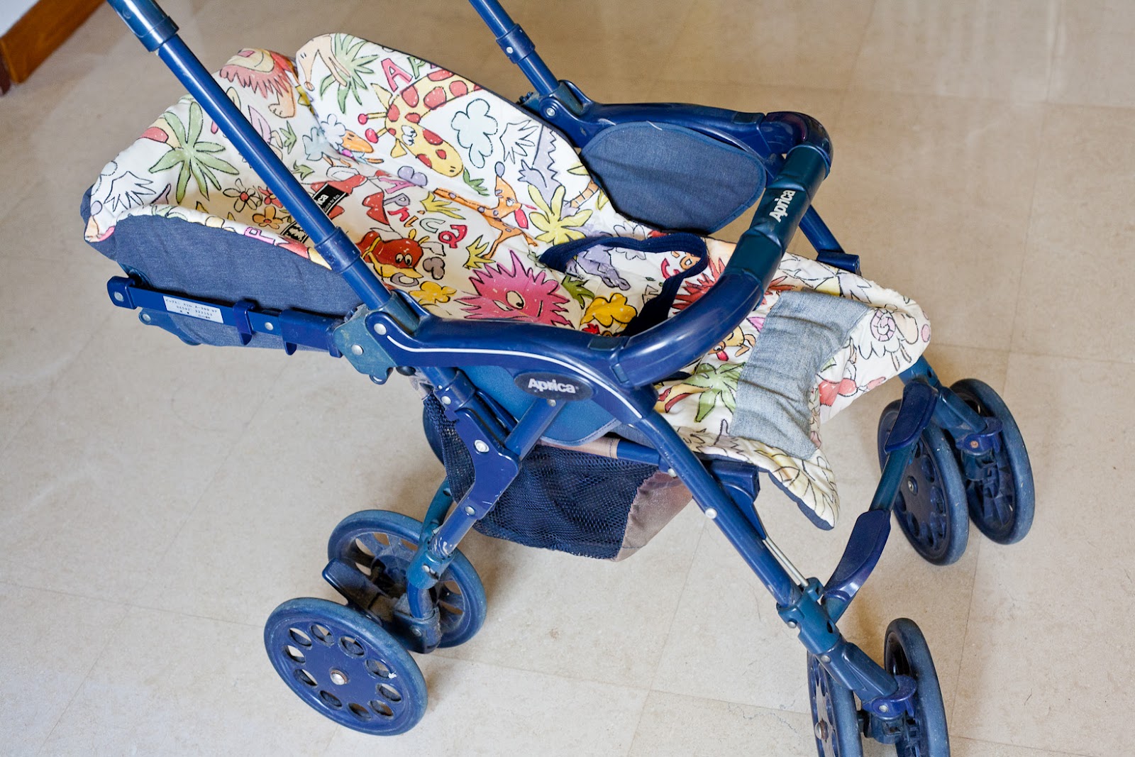 MadAboutDigit Room Clearout: Aprica Lightweight Stroller