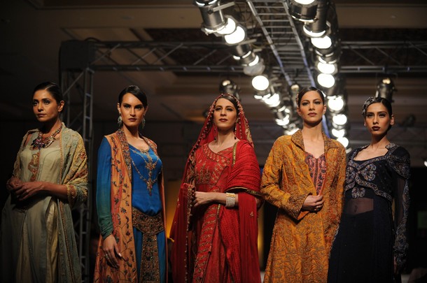 Nilofer Shahid Couture In IFW 2011 - iSTYLE 360