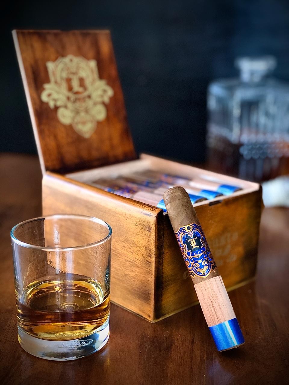 Smoking 7: Les presentamos a L´Pure Cigars