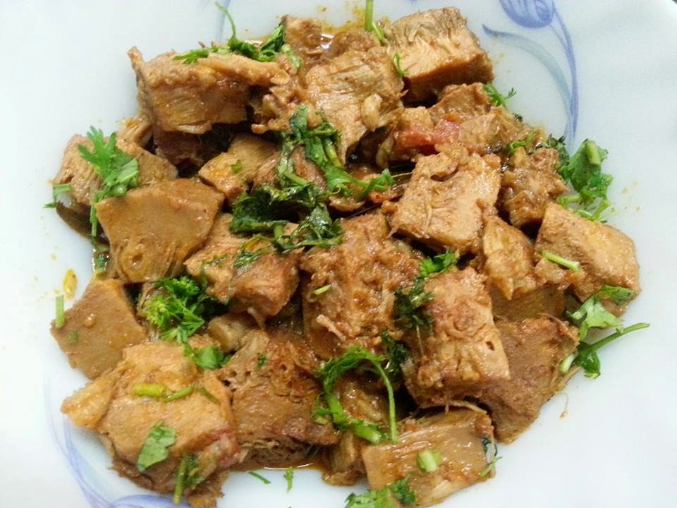 AmgeleRandapaakuda: Tender Jackfruit (Fanas or Katahal) Bhaji