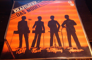 The Electric Centaur: Kraftwerk - Das Model (1978) 1 C 062-45 176 YZ